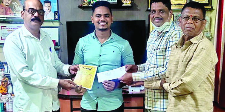 मयूर शेळके यांना कोकण शौर्य पुरस्कार - Krushival