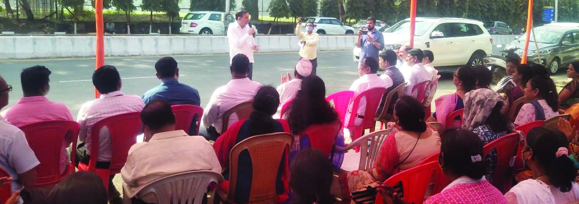 शिक्षकांच्या हक्कासाठी जेएनपीटीला धारेवर धरू : आ.बाळाराम पाटील - Krushival