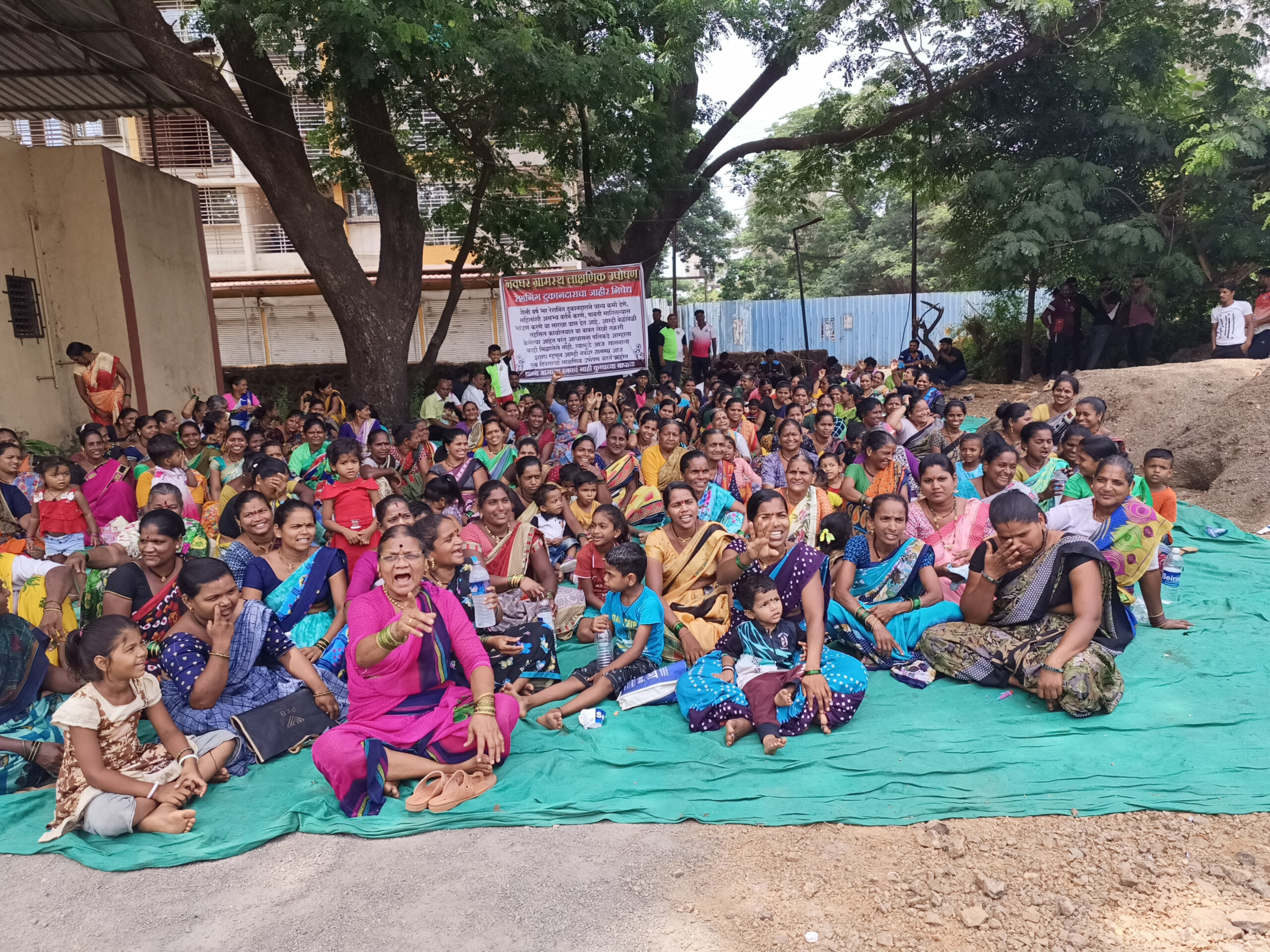 नवघर ग्रामस्थांच्या उपोषणाला यश - Krushival