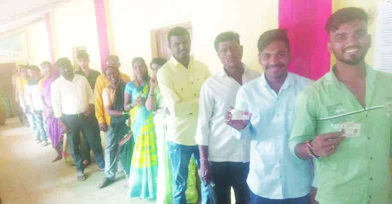 कर्जत तालुक्यात तणावपूर्ण शांततेत मतदान - Krushival