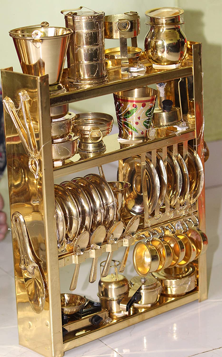 स्वयंपाक घरातुन तांबा- पितळेची भांडी कालबाह्य - Krushival